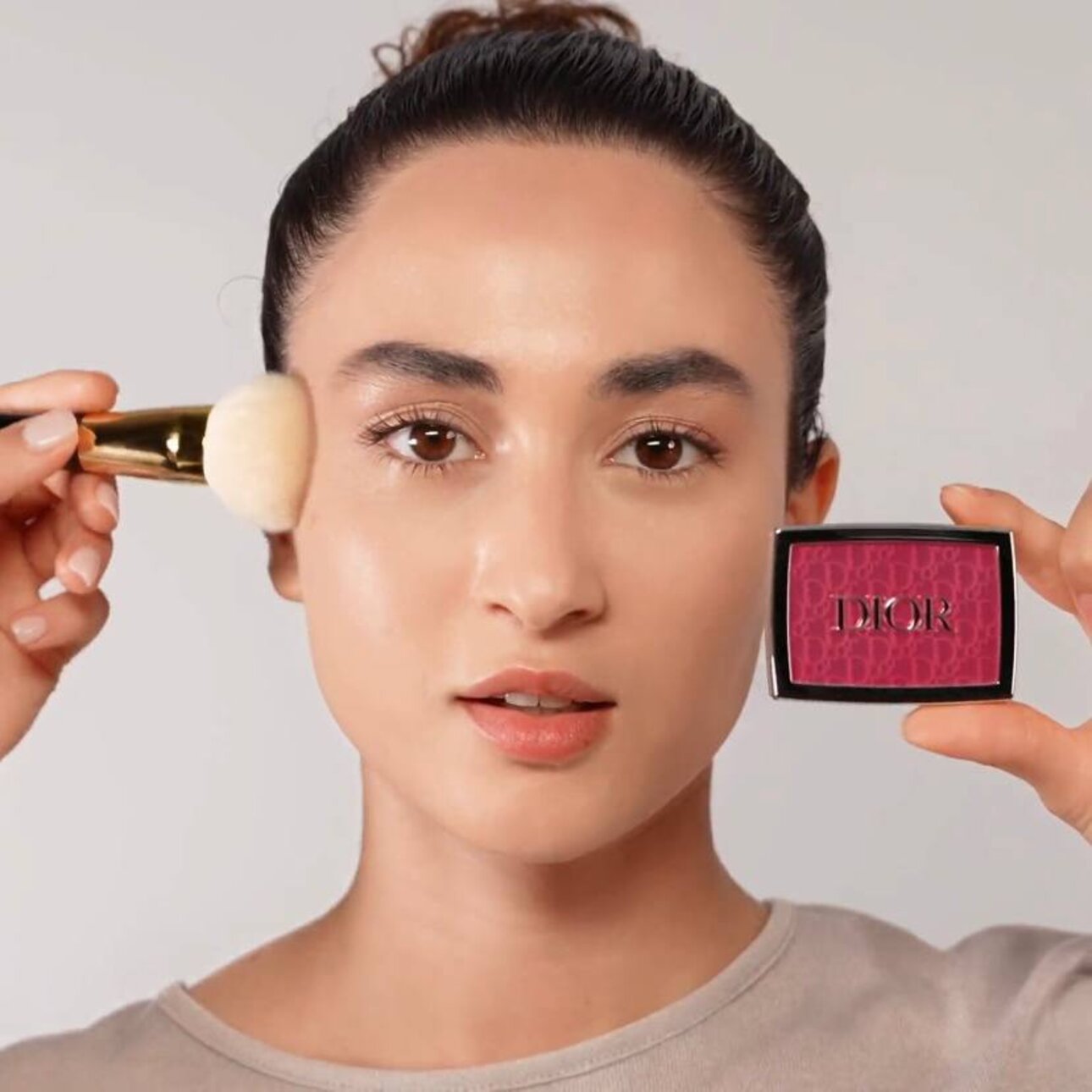 Сияющий макияж — учимся делать макияж с VISAGEHALL