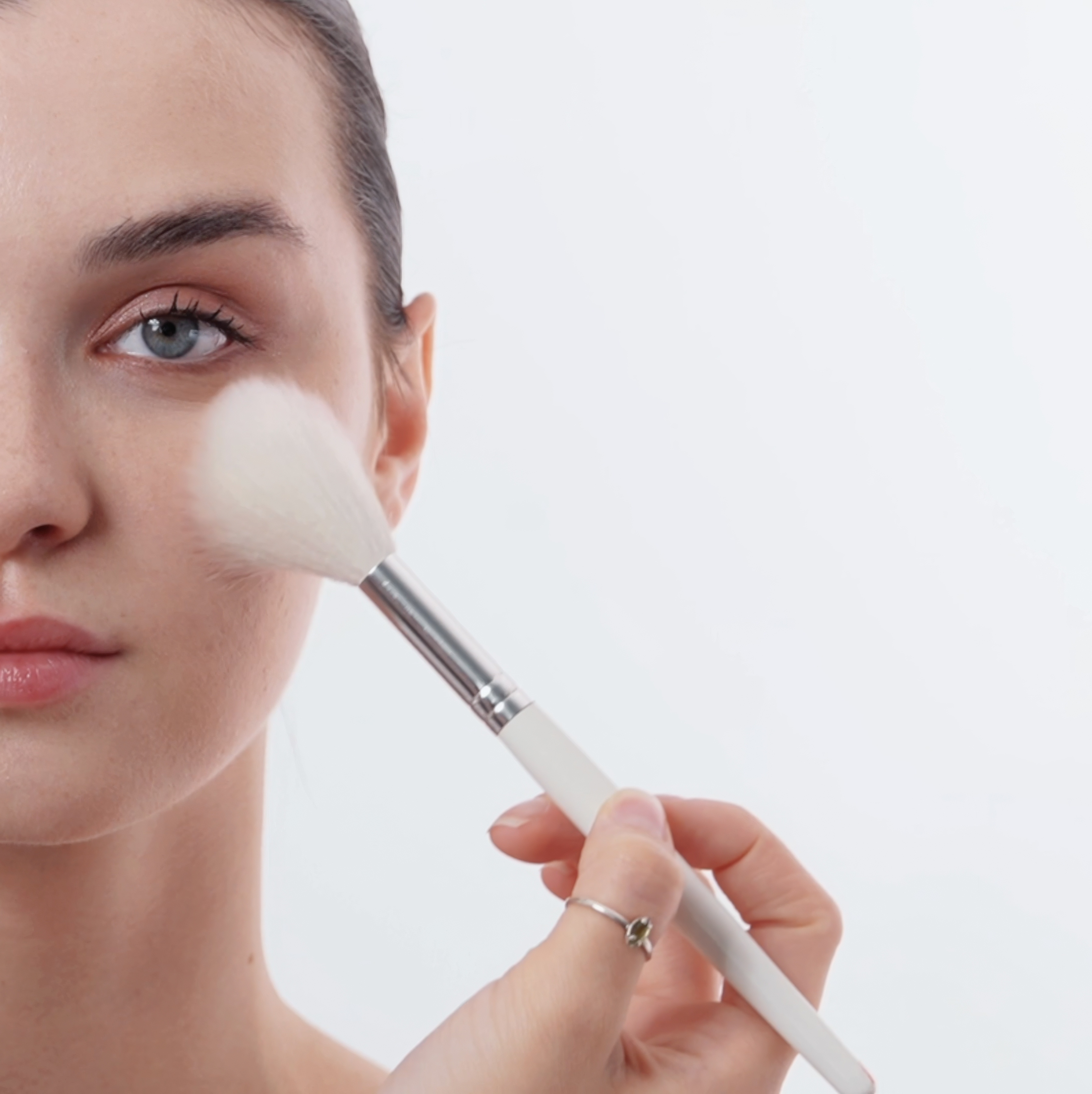 Nude makeup — учимся делать макияж с VISAGEHALL