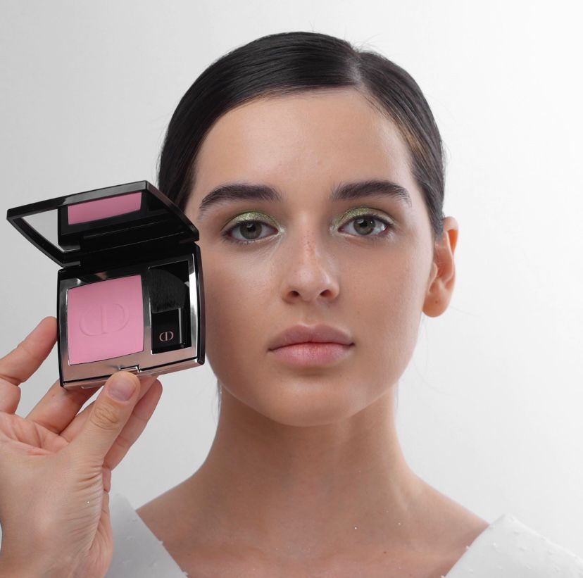 Green sparkle — учимся делать макияж с VISAGEHALL